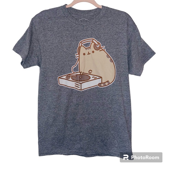 Pusheen D1 | Tops | Pusheen Graphic Kitty Cat Tee Cotton Beach Gray ...